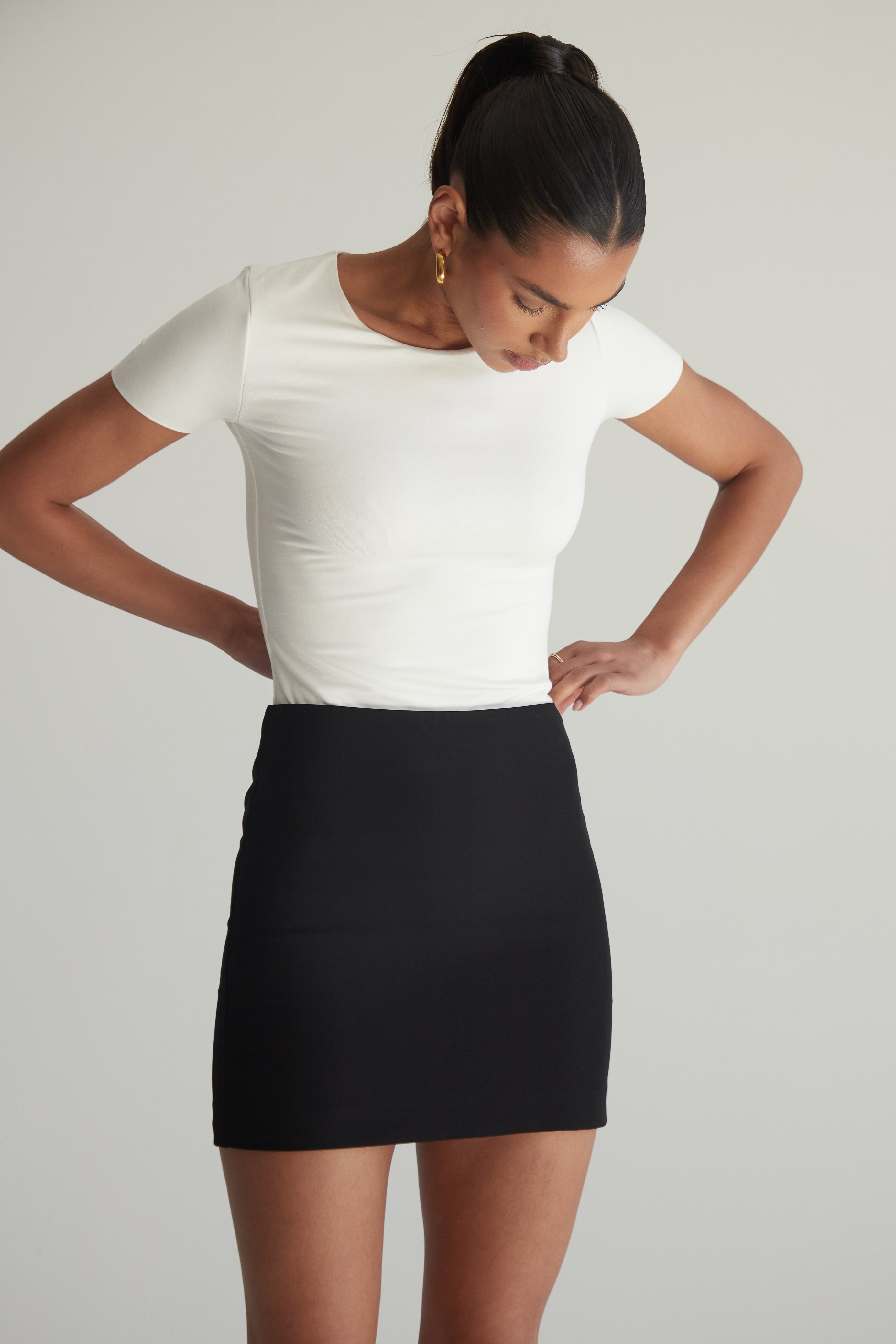 Crewneck Fitted Tee – RE ONA